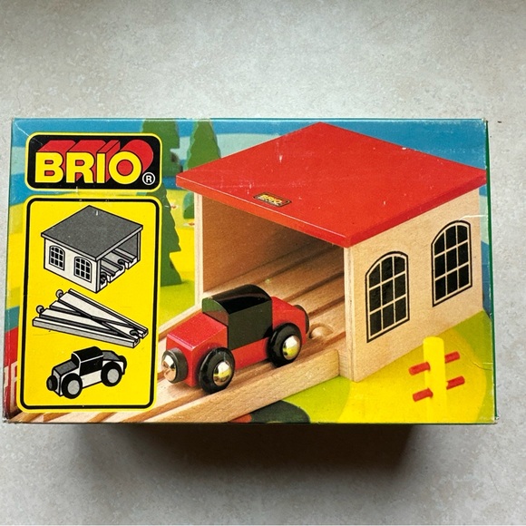 BRIO | Toys | Brio 3365 Engine Shed And Locomotive Wooden Railway Train ...